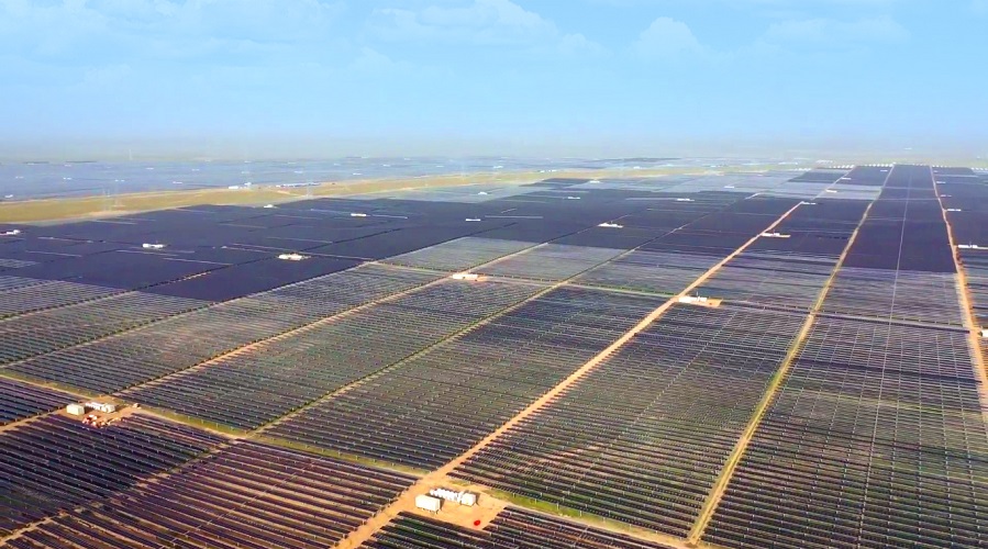 China connects to the grid a 2.2 GW solar project - Horus Gei